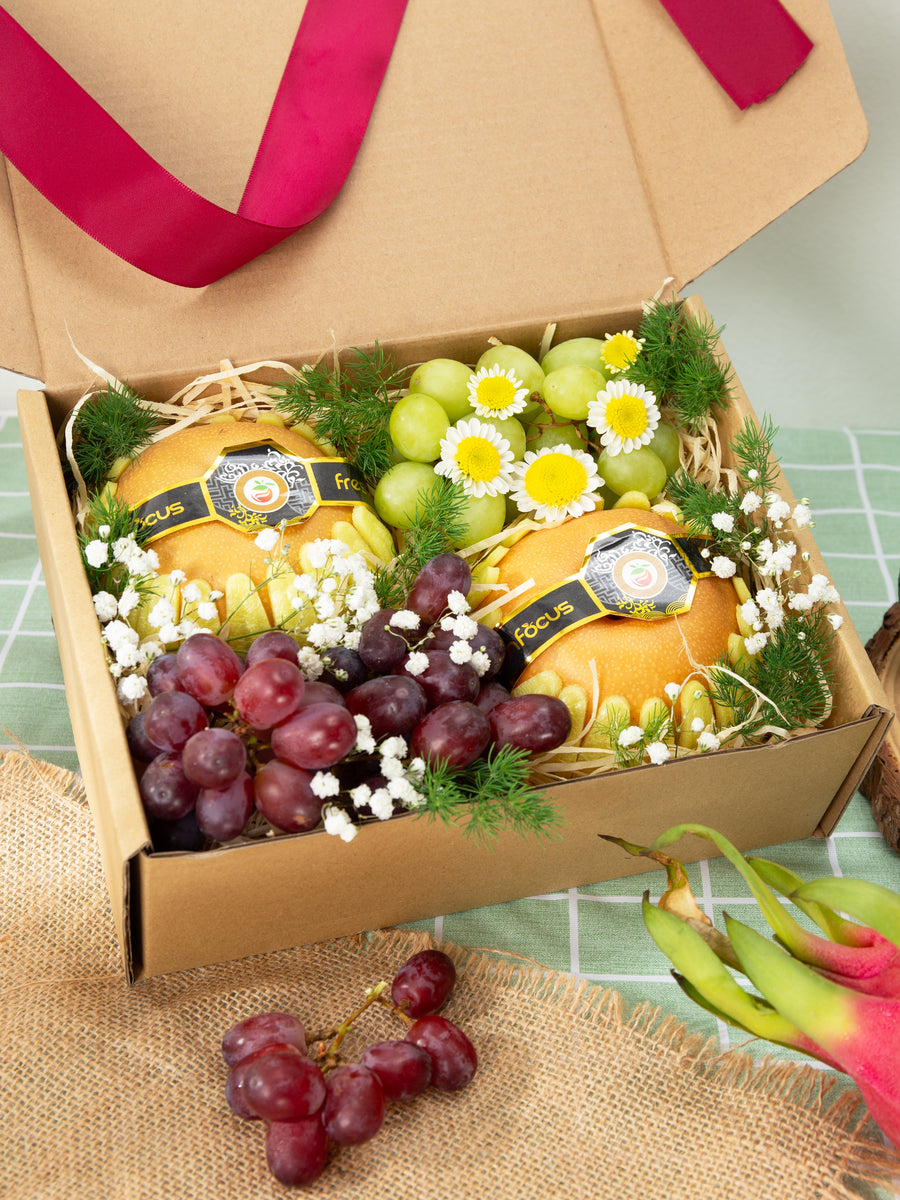Hazel Fruit Box | Grape, Singo Pear – Flower Sugar