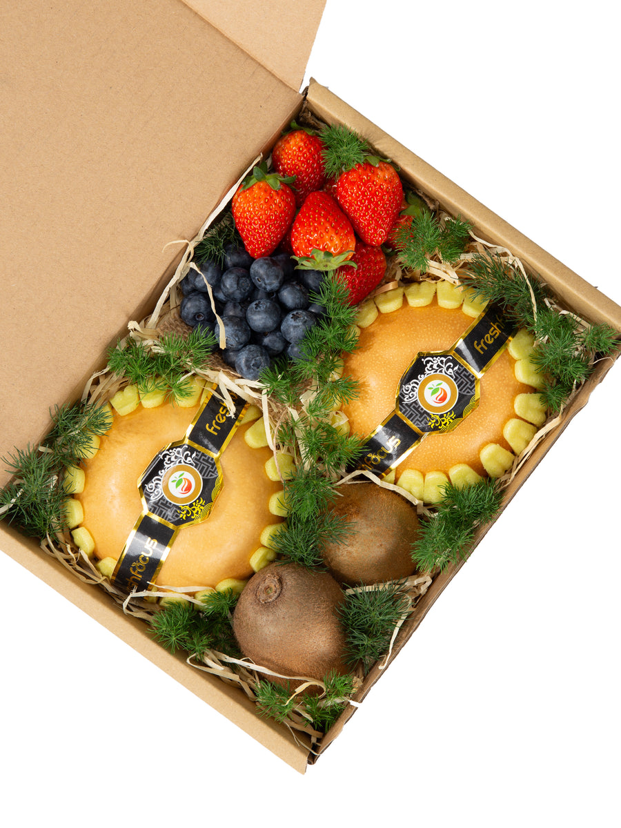 Sandy Fruit Box | Strawberry, Blueberry, Singo Pear, Kiwi – Flower Sugar