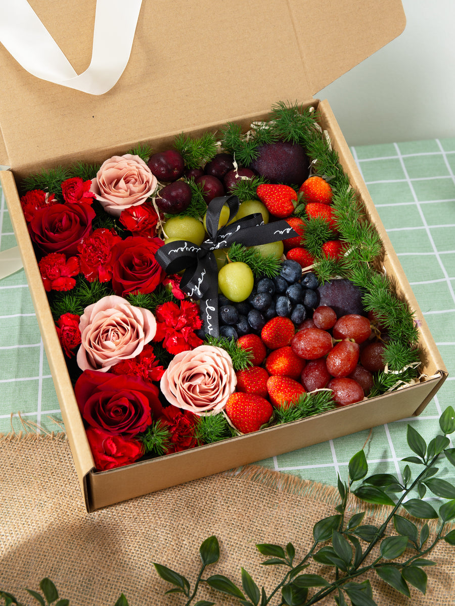 Roseberry Fruit Box | Strawberry, Blueberry, Grape, Plum & Rose ...