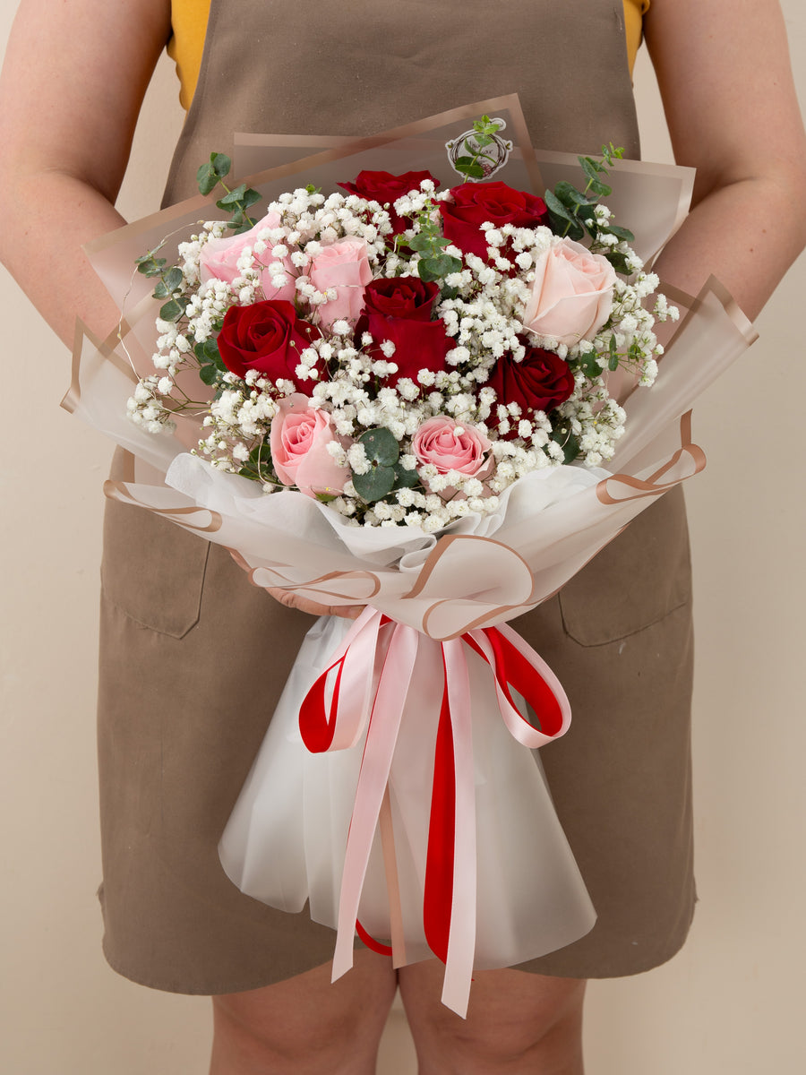 Deluxe Passion | Kenya Red & Pink Rose Bouquet With Breath Bouquet ...