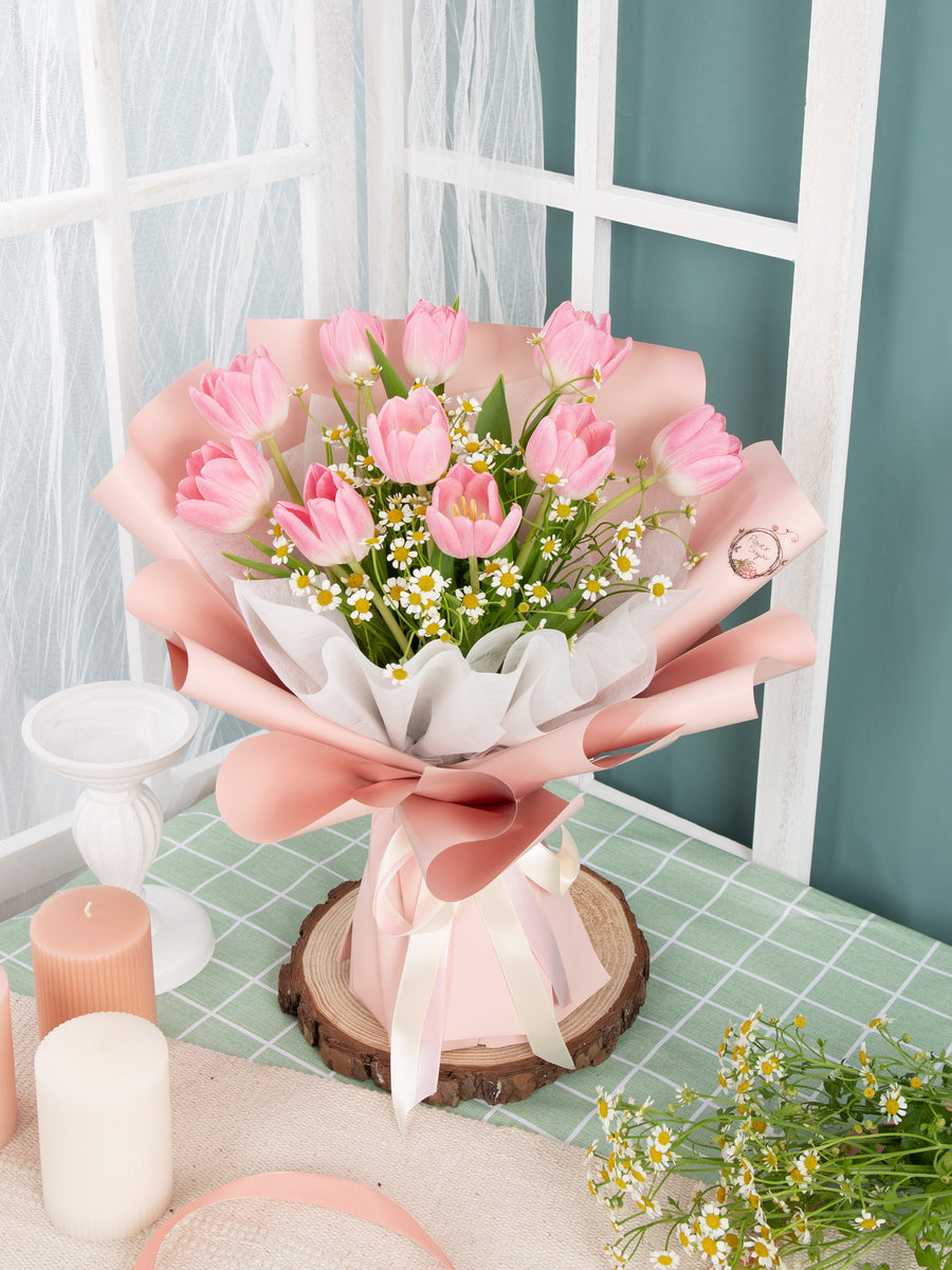 Adore | Pink Tulip and Chamomile Bouquet – Flower Sugar
