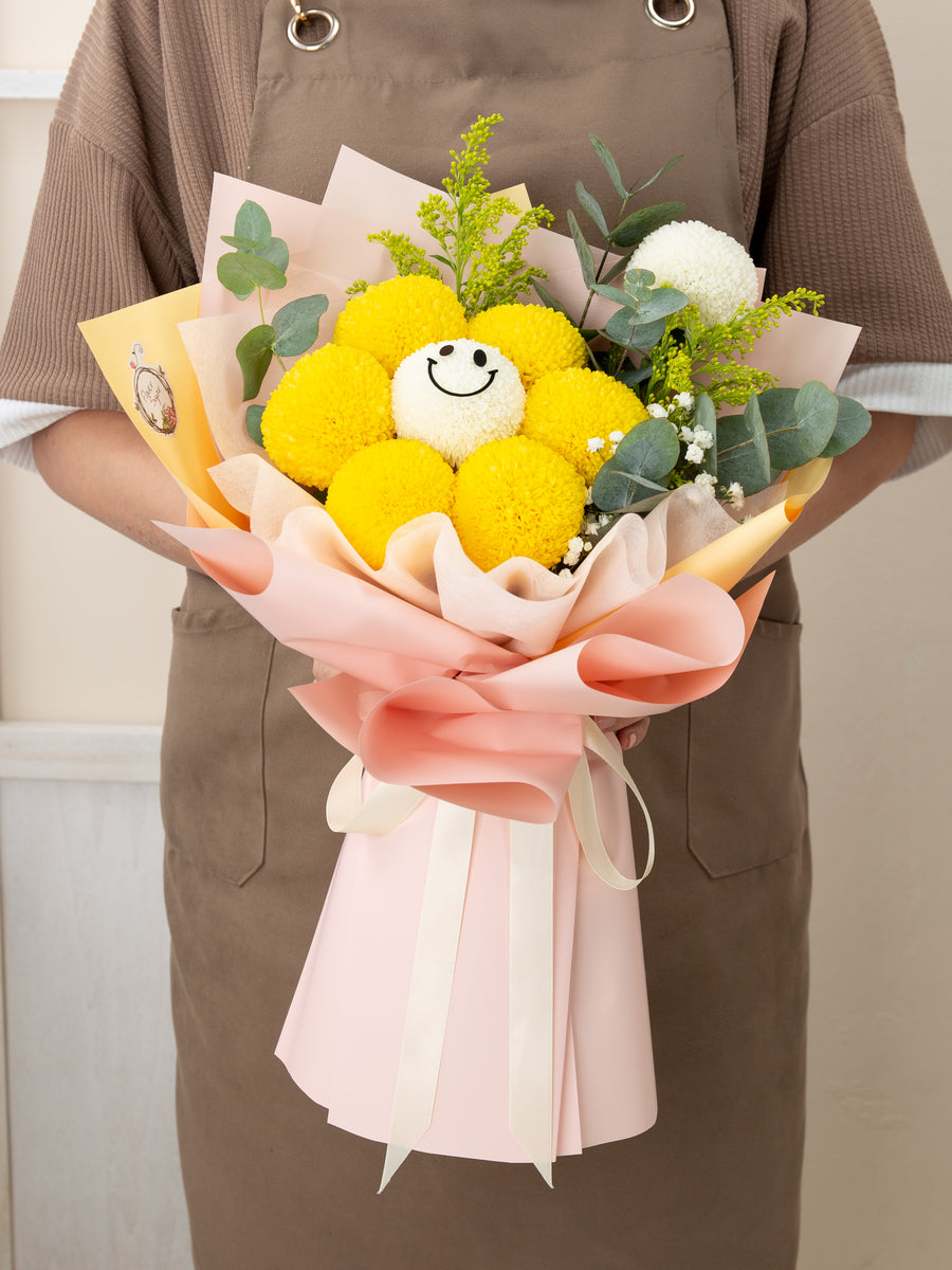 Big Smiley | Ping Pong Chrysanthemum Hand Bouquet – Flower Sugar