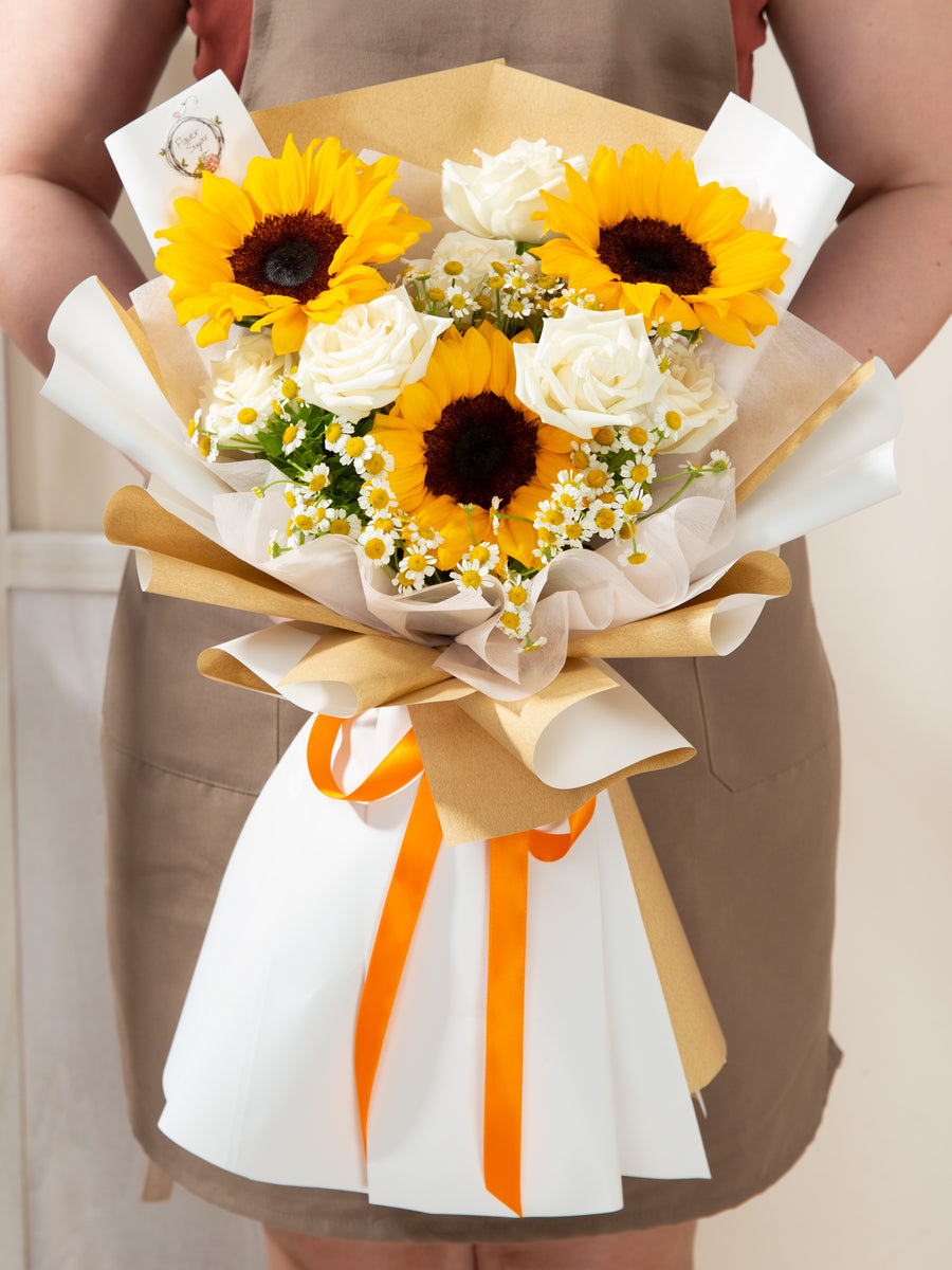 Helios | Sunflower, Roses, Chamomile Bouquet – Flower Sugar